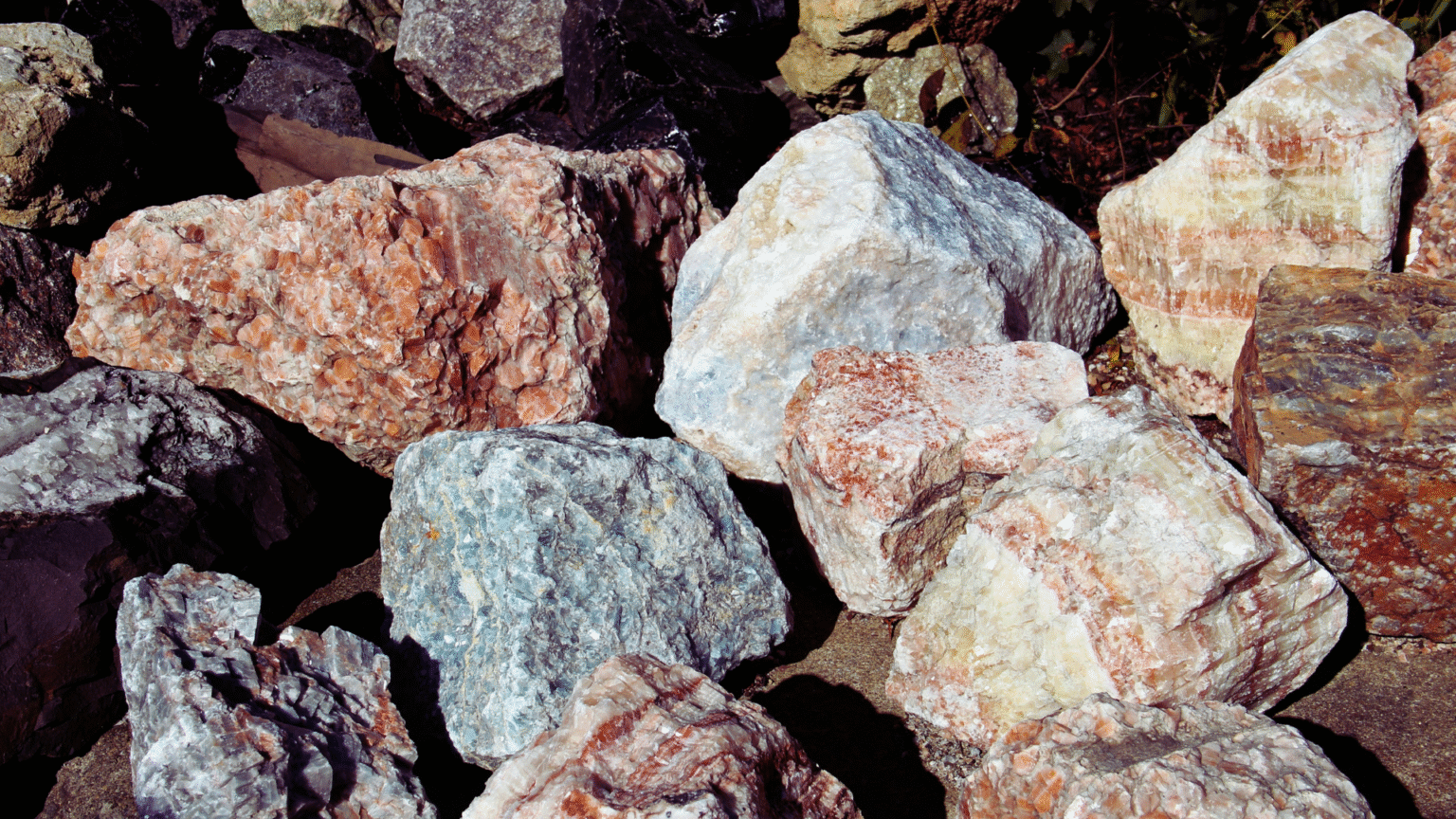 How to Identify Common Rocks and Minerals on Your Next Hike: A Guide ...